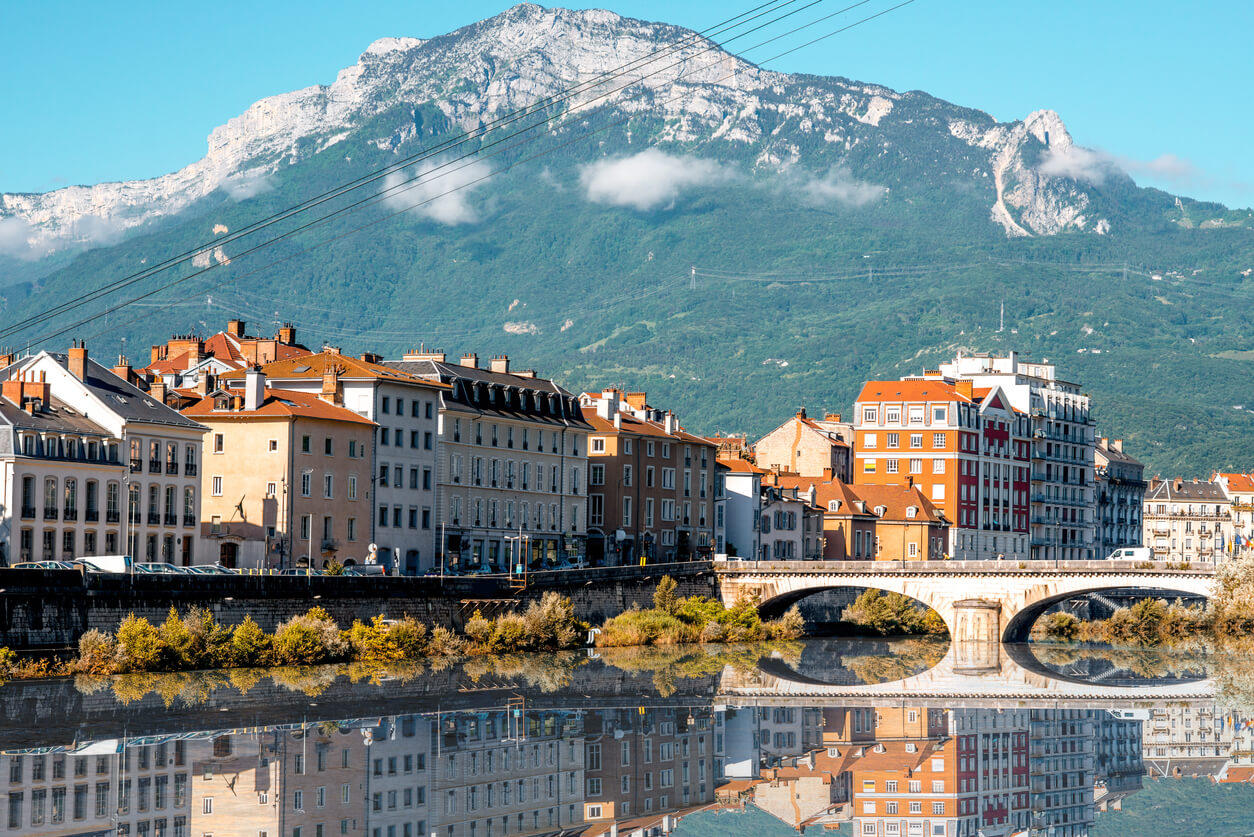 Quando Ir a Grenoble? a Melhor época - Tempo e Clima. 5 Meses a Evitar ... Quando Ir a Grenoble? a Melhor época - Tempo e Clima. 5 Meses a Evitar ...